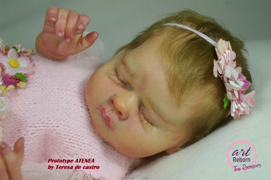 Atenea by Teresa de Castro