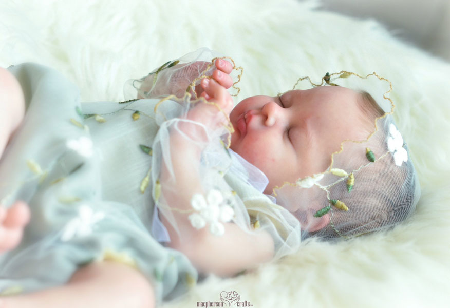 Esenia by Irina Kaplanskaya