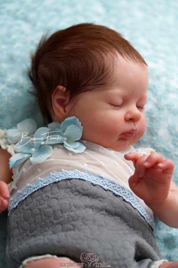 Esenia by Irina Kaplanskaya