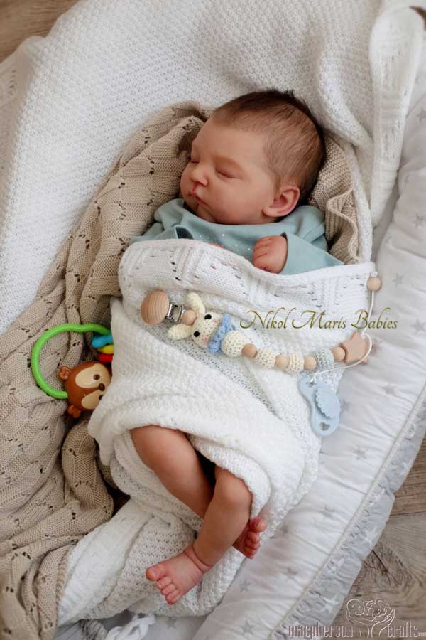 Gabriel by Eva Brilli