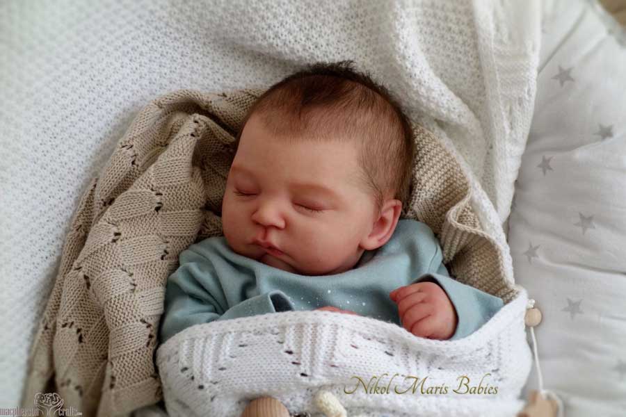 Gabriel by Eva Brilli