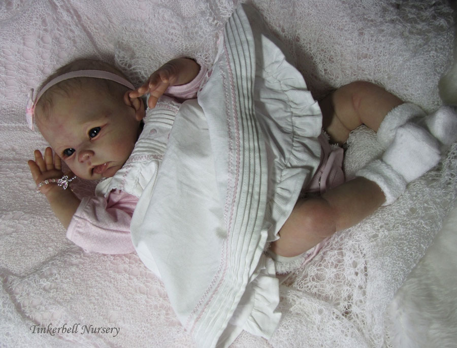 Helena by LInda Murray