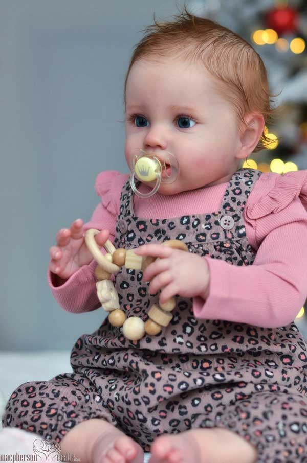 Lottie by Laura Lee Eagles