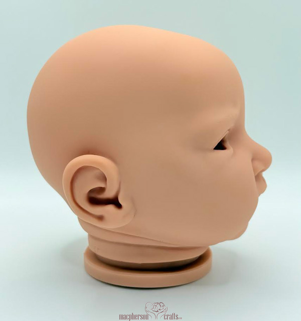 Mia by Linde Scherer ~ HEAD ONLY