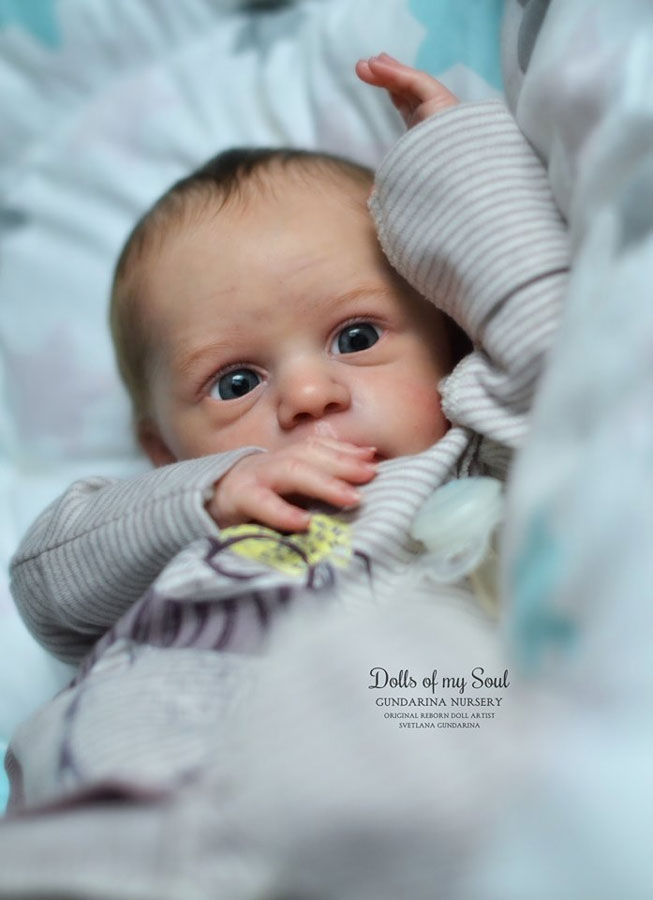 Mika by Gudrun Legler