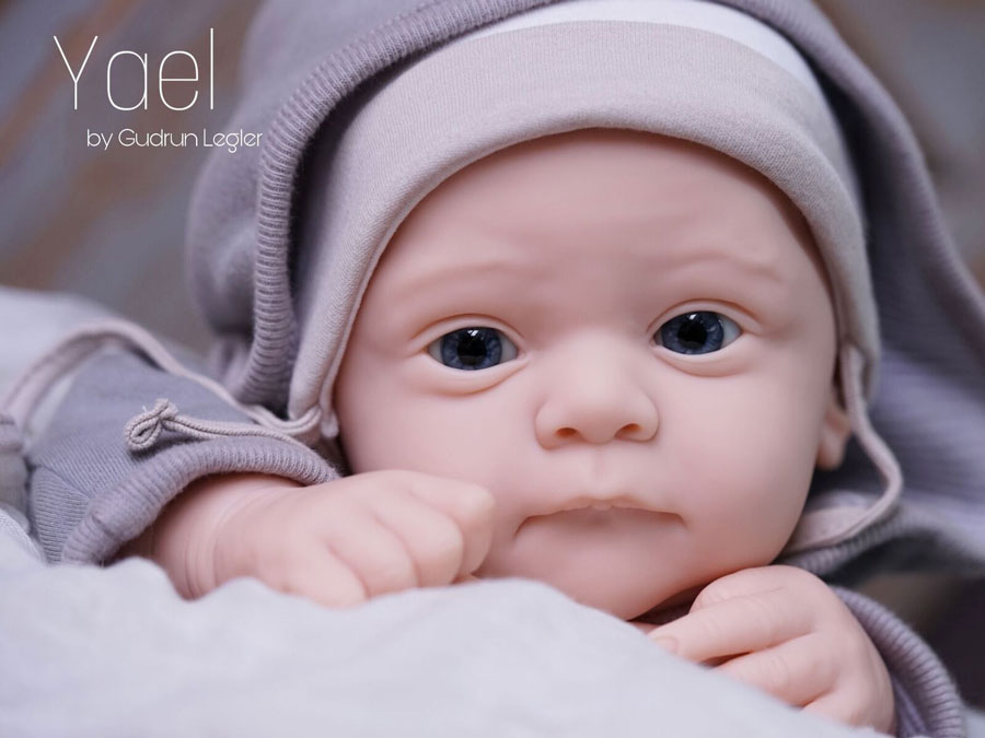 Yael by Gudrun Legler